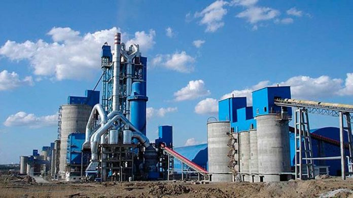 Un exempleado que denunció a Cemex producirá cemento en Yucatán